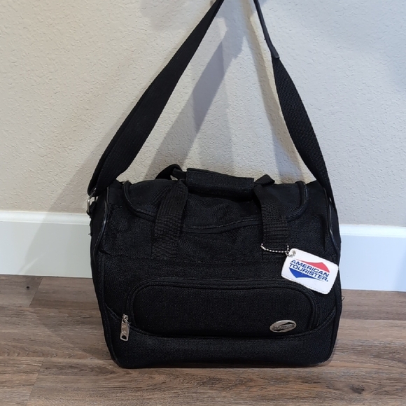 American Tourister | Bags | American Tourister Black Carryon Travel Gym ...